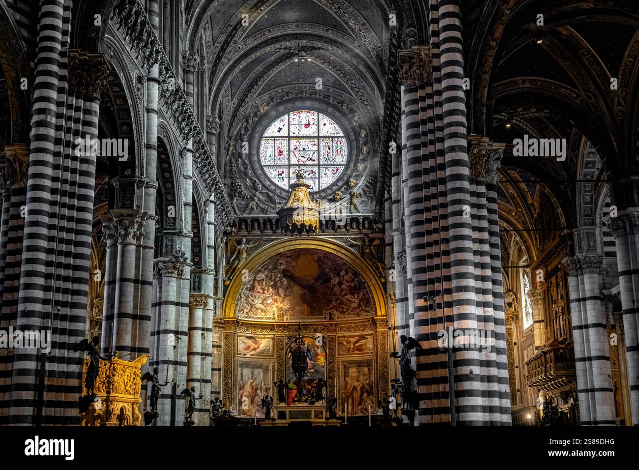 The stunning interior of Siena Cathedral, a 13th Century medieval ...