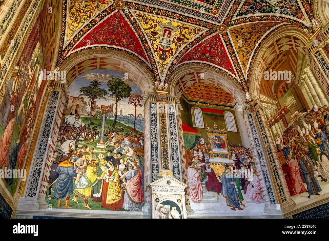 Siena cathedral inside hi-res stock photography and images - Alamy