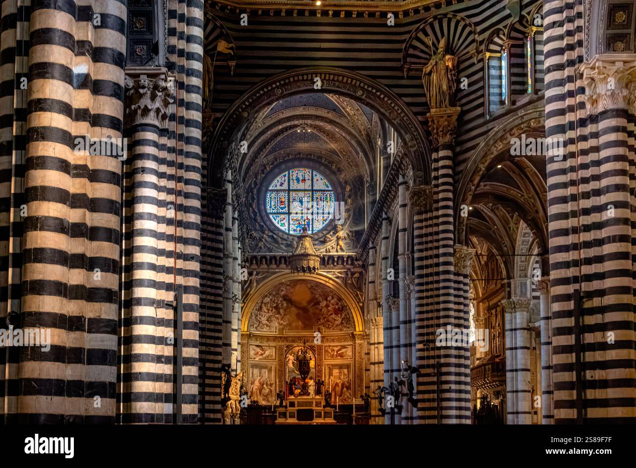 The stunning interior of Siena Cathedral, a 13th Century medieval ...