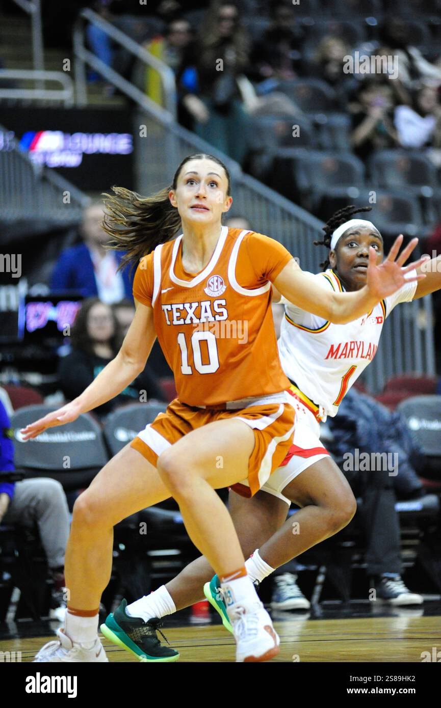 Newark, USA. 20th Jan, 2025. Shay Holle (10) of Texas at Prudential ...