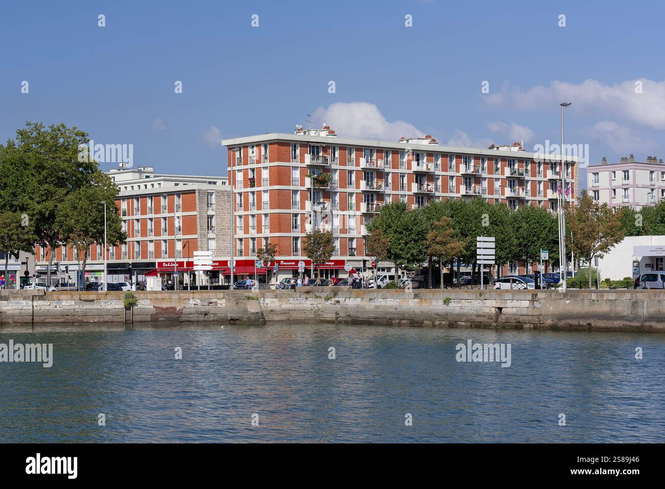 Le Havre - View of buildings, built in the 50s along the Bassin du ...