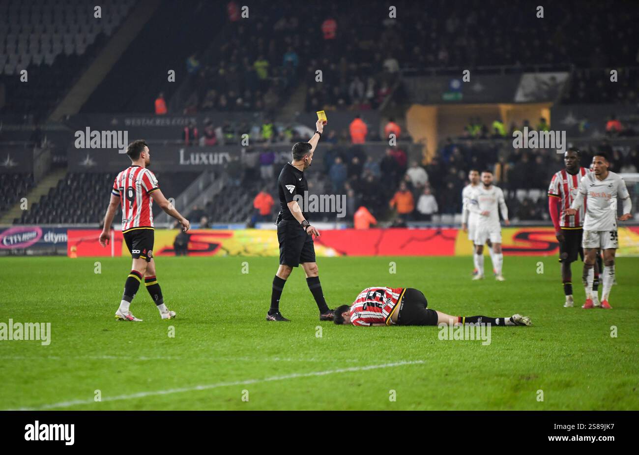 Swansea.com Stadium, Swansea, UK. 21st Jan, 2025. EFL Championship ...