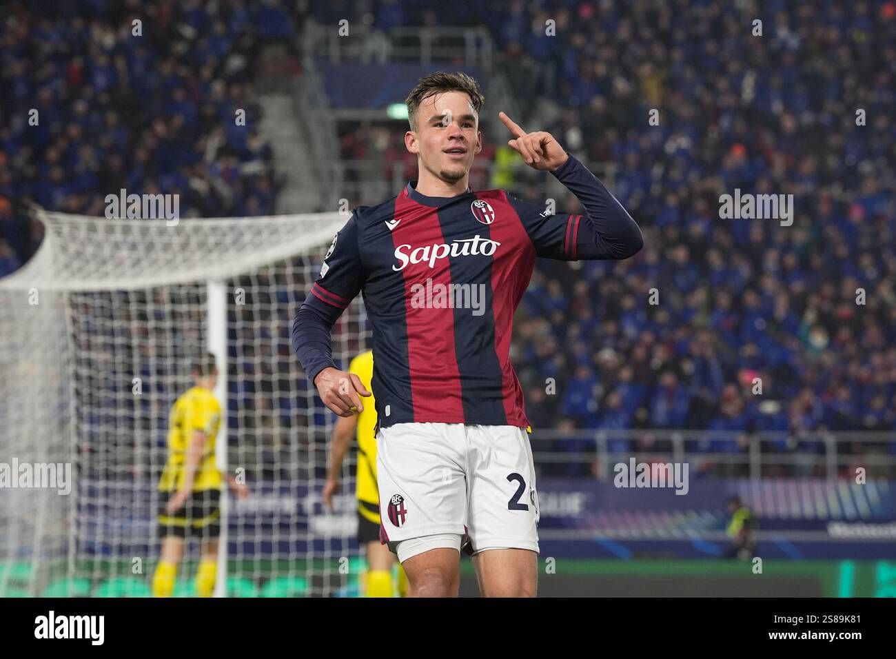 Bologna, Italia. 21st Jan, 2025. Bologna's Thijs Dallinga celebrates ...