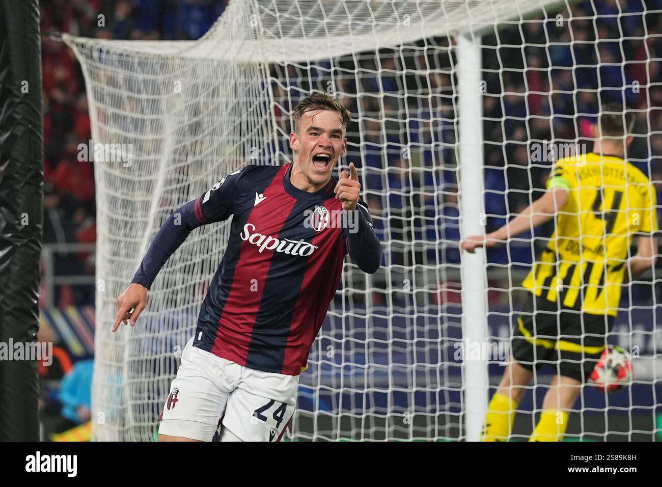 Bologna, Italia. 21st Jan, 2025. Bologna's Thijs Dallinga celebrates ...