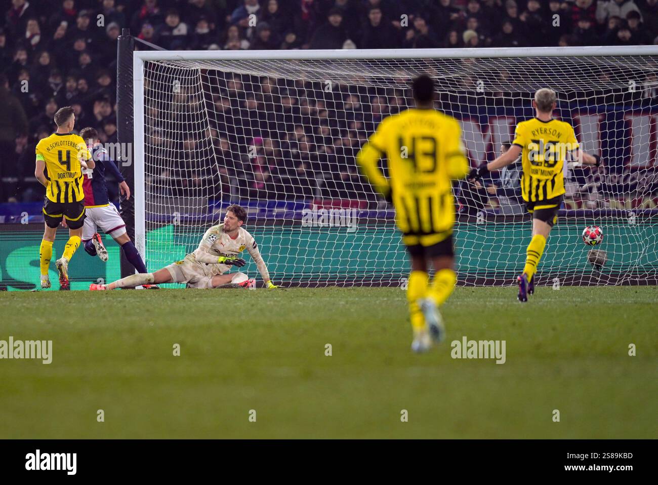 Bologna, Italy. 21st Jan, 2025. Bologna's Thijs Dallinga scores a goal ...