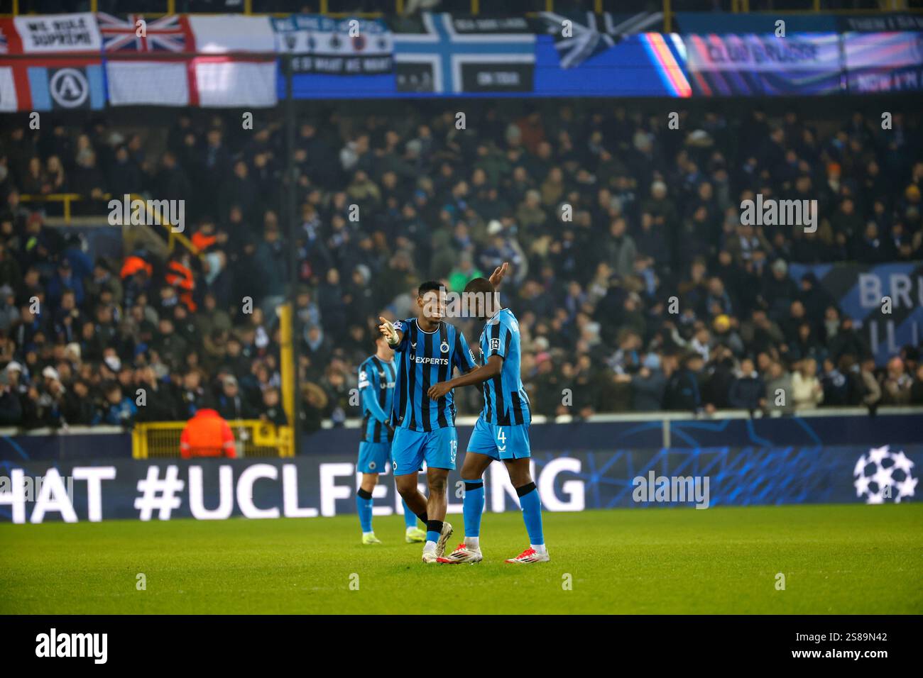 Brugge's Raphael Onyedika, center, and Brugge's Joel Ordonez ...