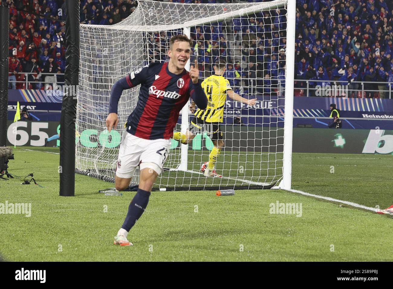 Bologna, Italy. 21st Jan, 2025. Thijs Dallinga of Bologna FC celebrates ...