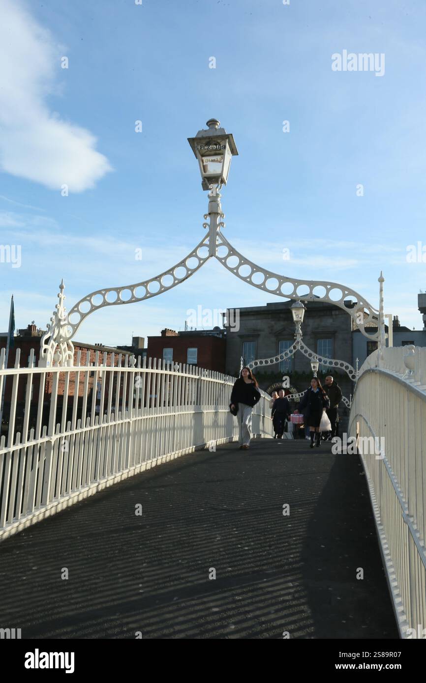 Dublin, Ireland - 17th January 2025 - The Ha'Penny Bridge in Dublin ...