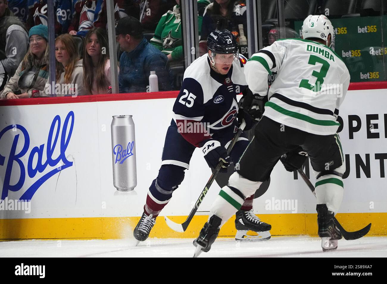 Colorado Avalanche right wing Logan O'Connor (25) and Dallas Stars ...