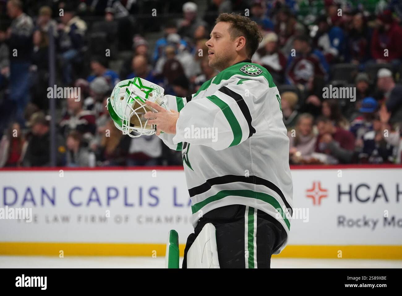 Dallas Stars goaltender Casey DeSmith (1) in the first period of an NHL ...