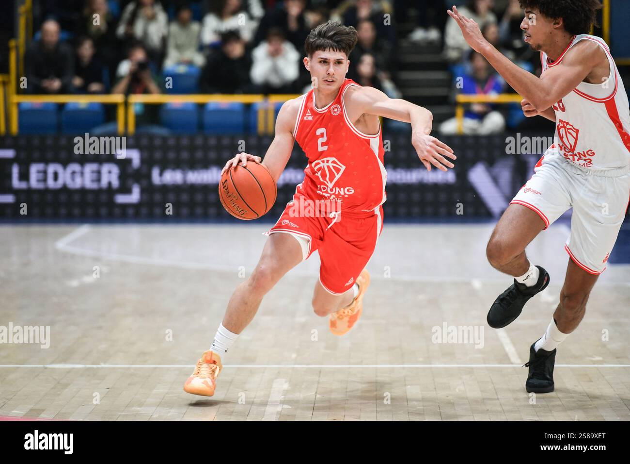 Strasbourg’s Maxence Lemoine of Antoine Rigaudeau’s team fights for the ...