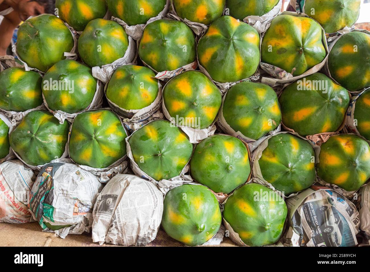 India, Mumbai. Fresh fruit on display at street market Stock Photo - Alamy