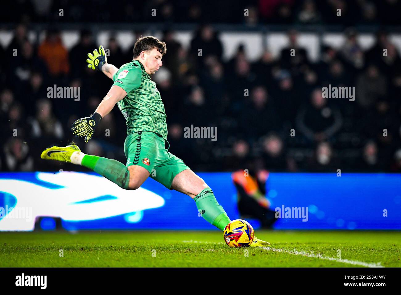 Pride Park, Derby, Derbyshire, UK. 21st Jan, 2025. EFL Championship ...