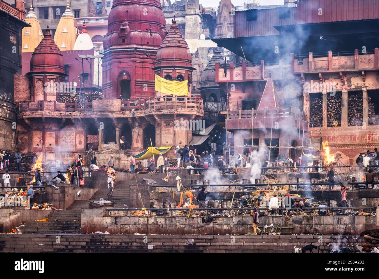 Ganges cremation, Varanasi, India Stock Photo - Alamy