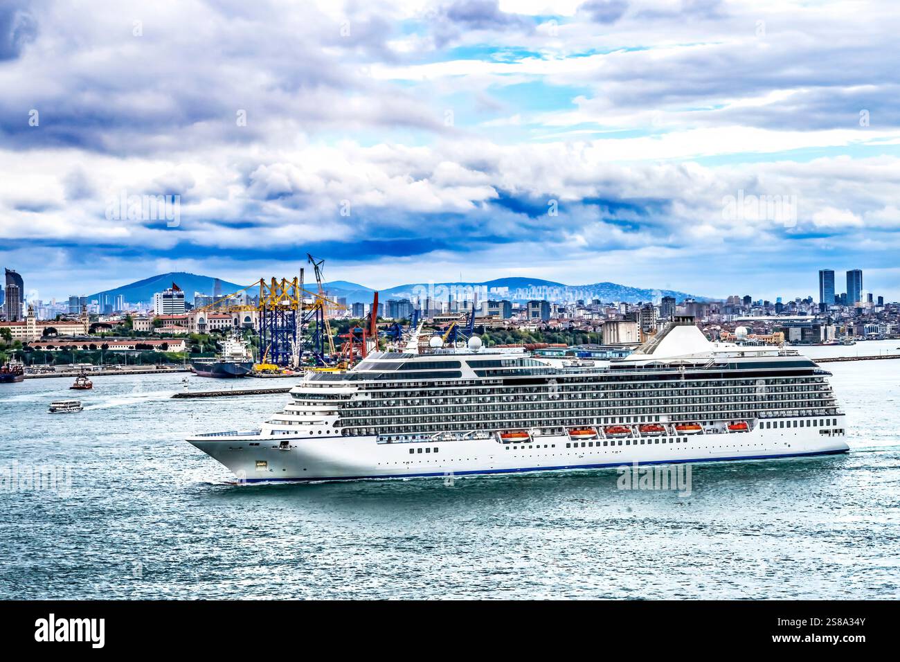 Bosphorus Strait, Istanbul, Turkey. Bosphorus connects Europe on the ...
