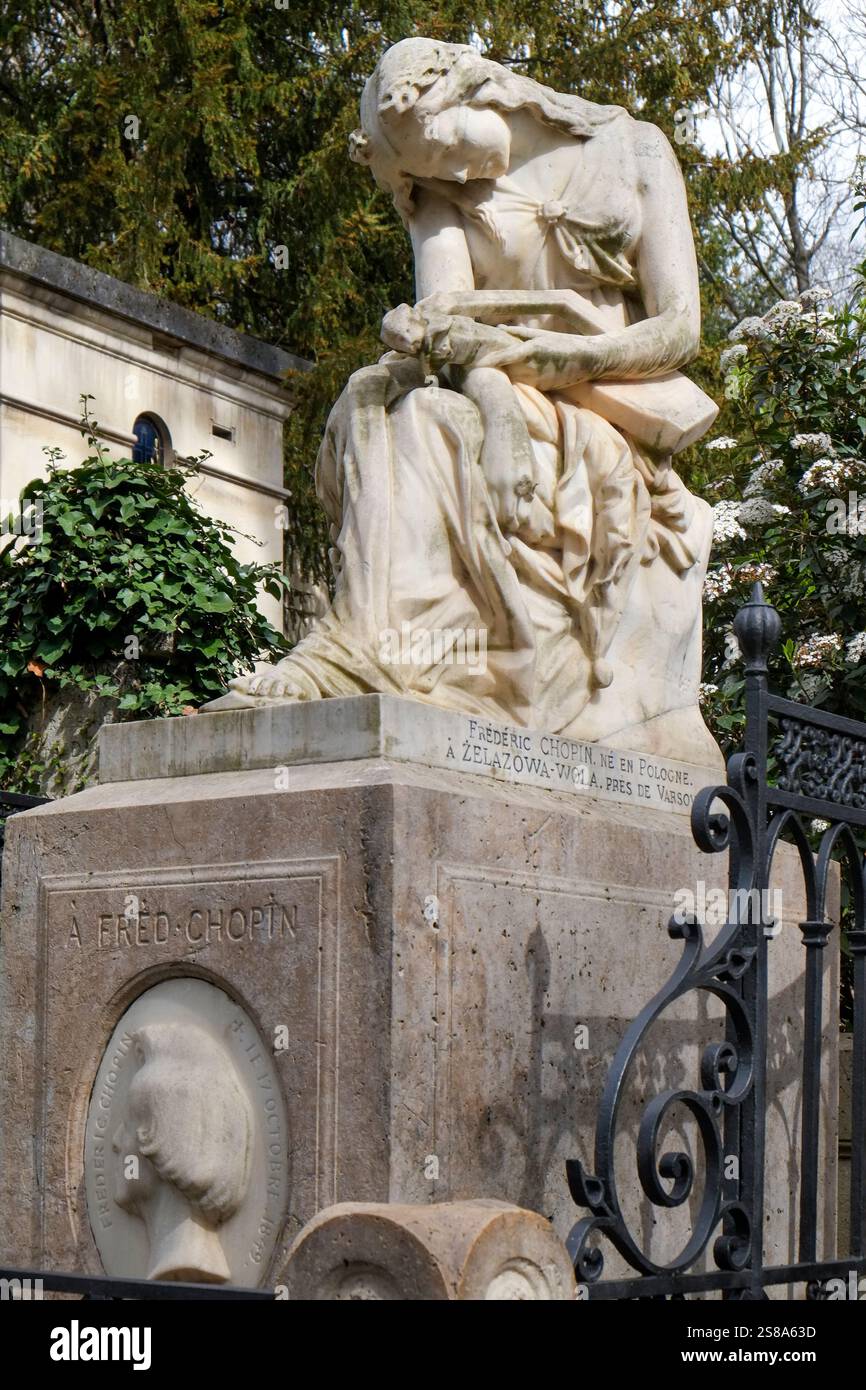 Paris, France. The famous Pere LaChaise Cemetery. Gravesite of ...