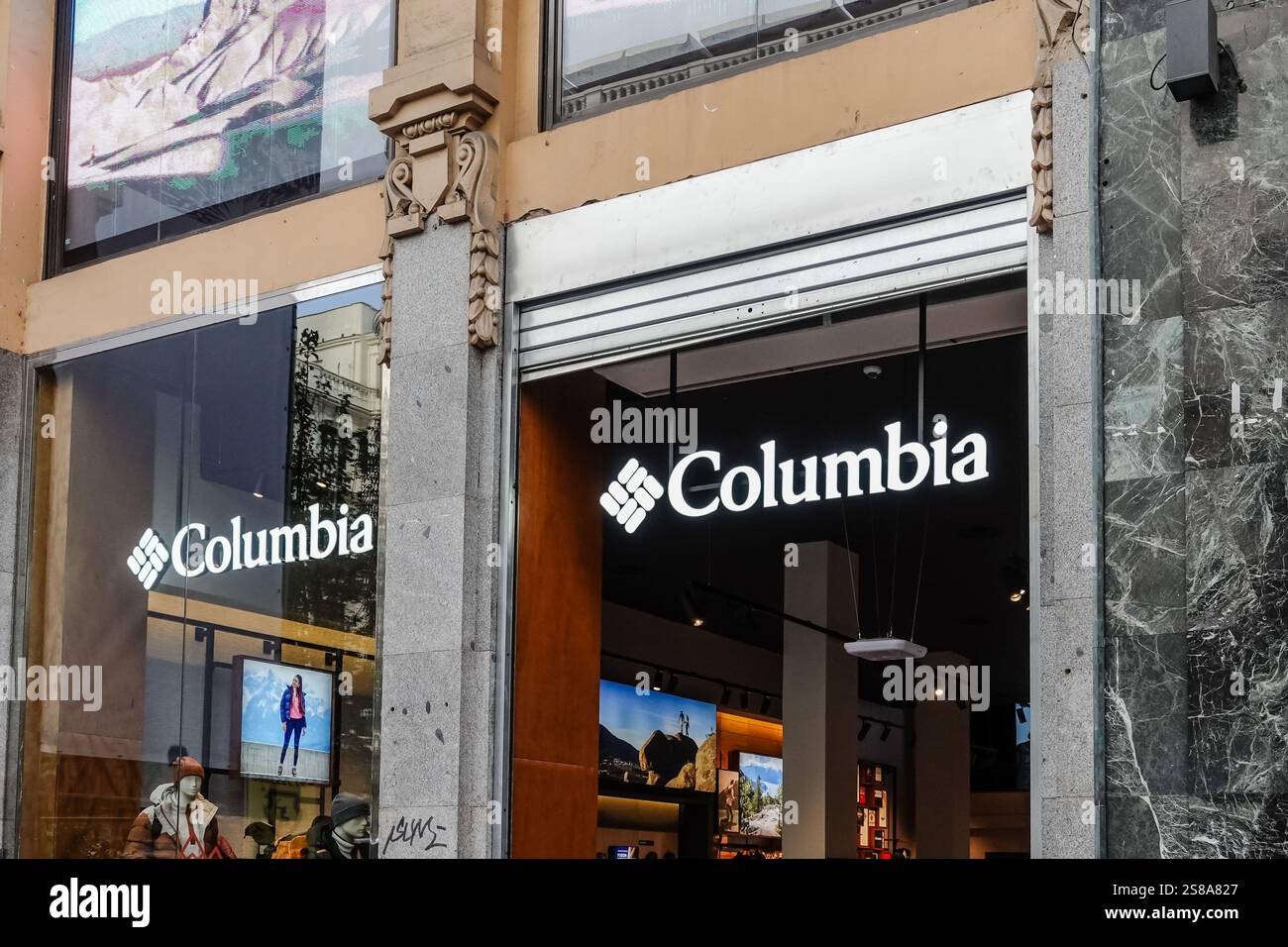 The Columbia retail store located on Gran Via in Madrid Stock Photo - Alamy