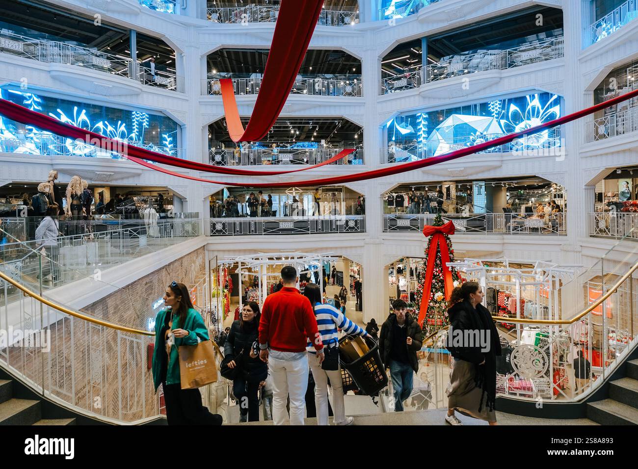 The Primark retail store located on Gran Via in Madrid Stock Photo - Alamy