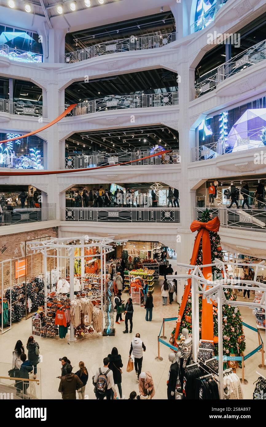 The Primark retail store located on Gran Via in Madrid Stock Photo - Alamy