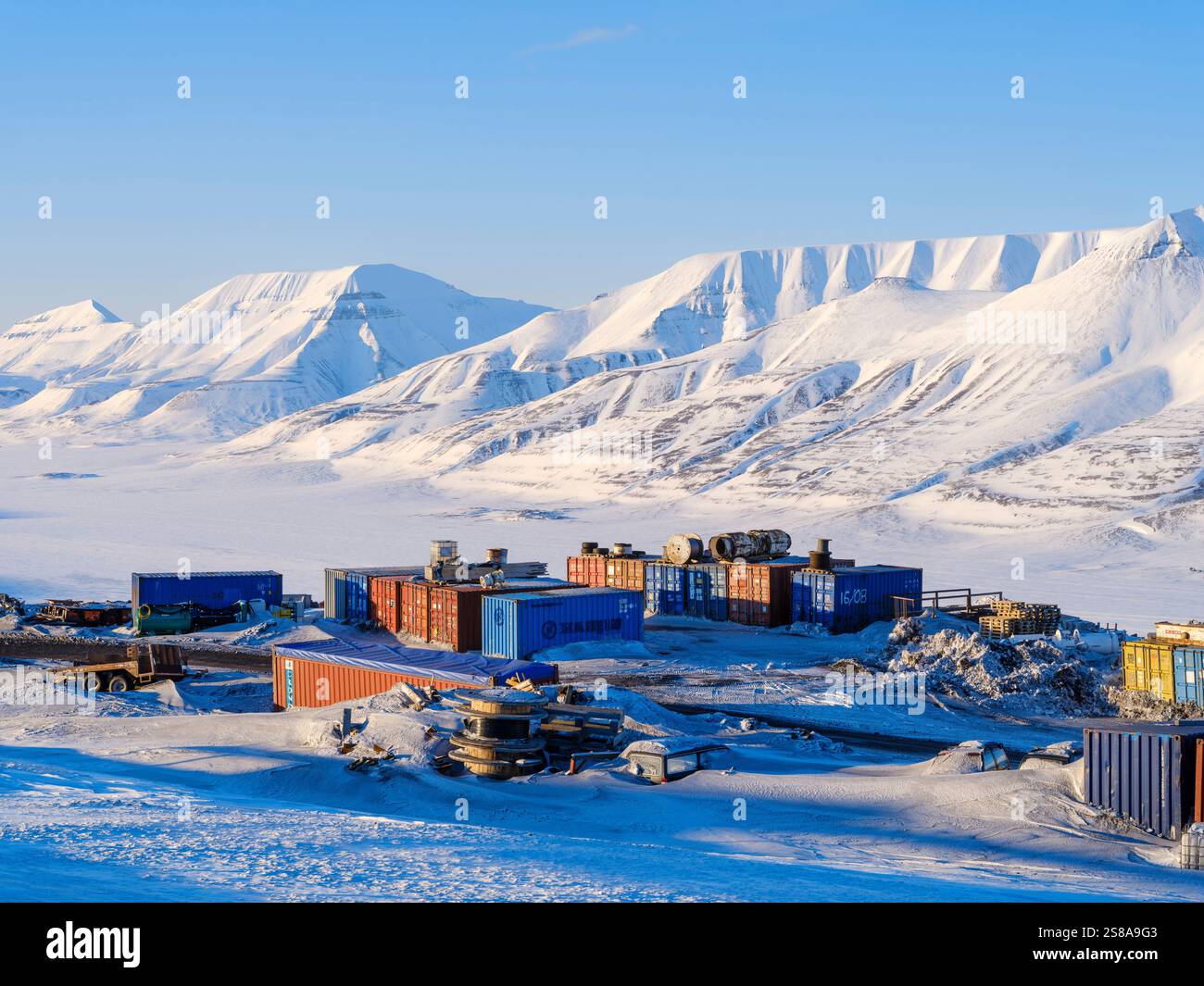 Coal mine Gruve 7, the last operating mine in Longyearbyen ...