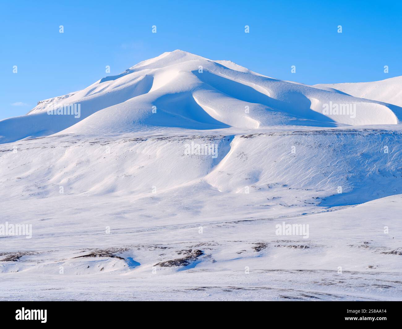 Valley Reindalen during winter, Van Mijenfjorden National Park, on the ...