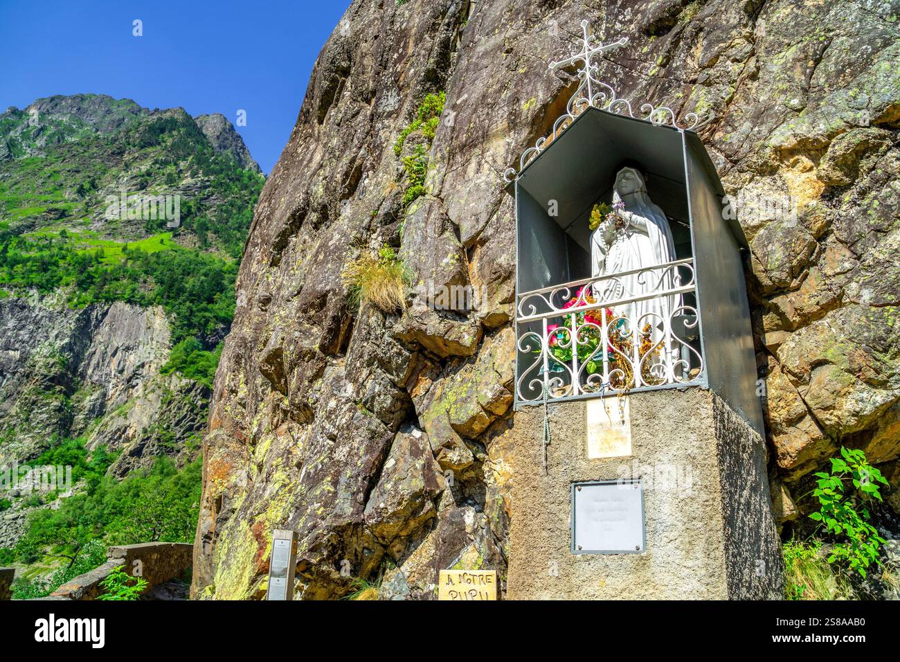 Saint, chapel of Our Lady of the Garde, path of the Clarabide gorges ...