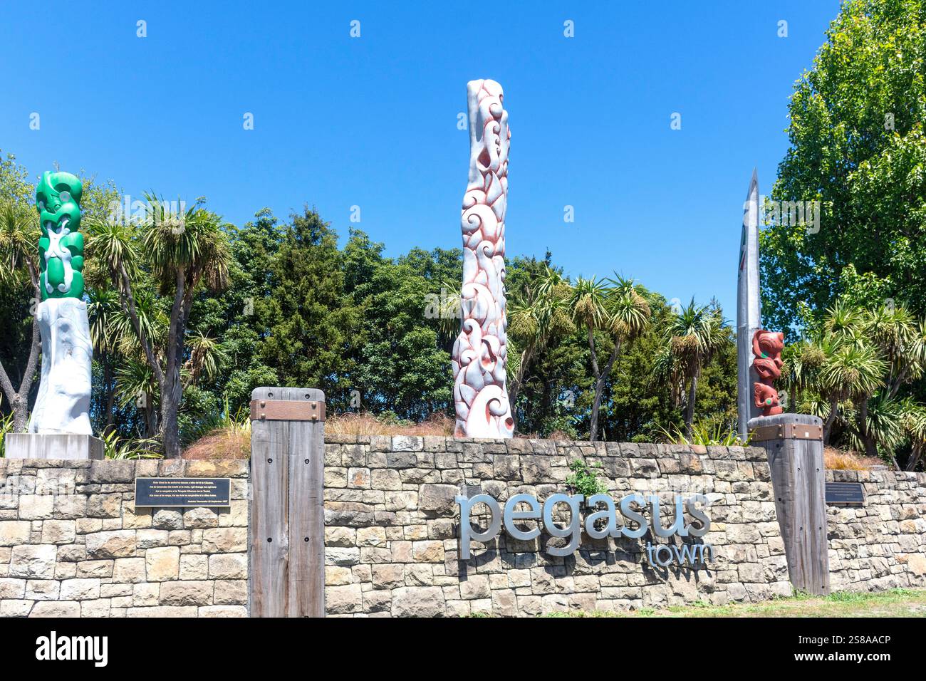 Pegasus Town sign with Maori Pou carvings, Main North Road, Pegasus ...