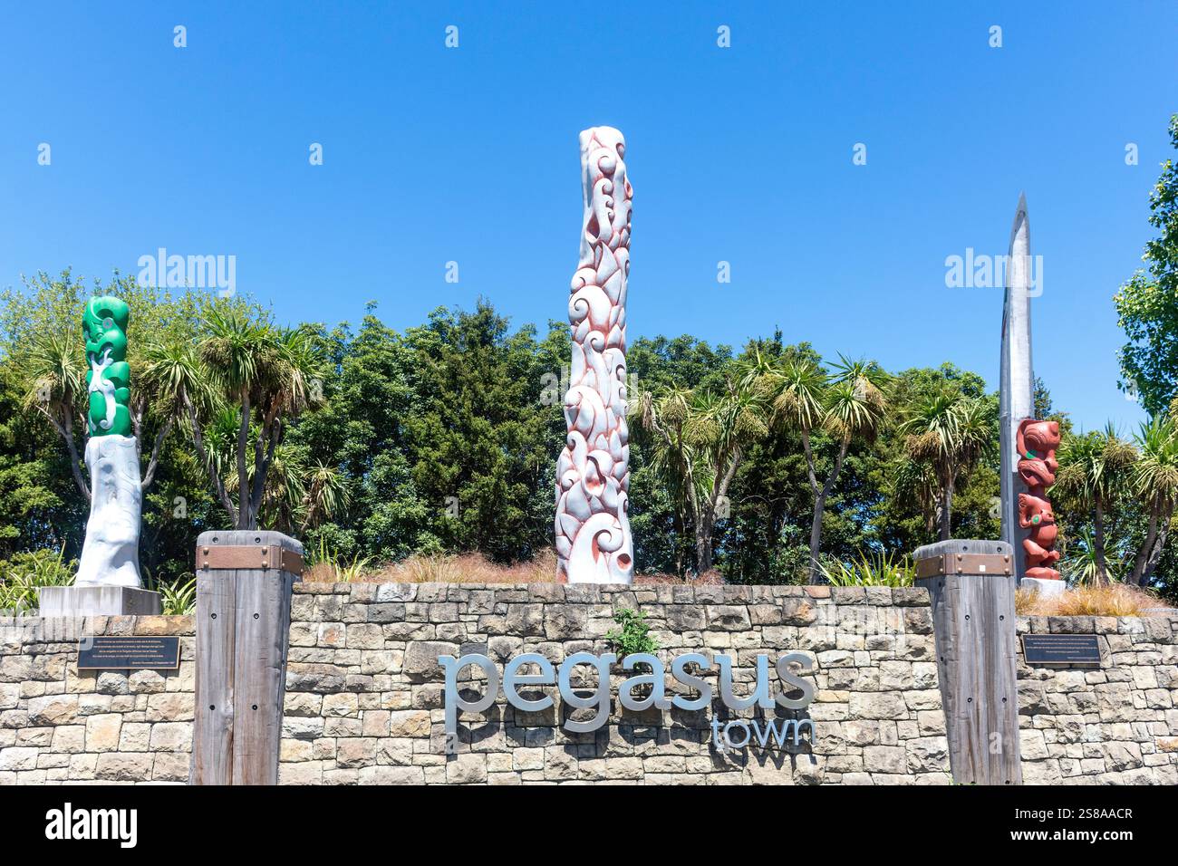 Pegasus Town sign with Maori Pou carvings, Main North Road, Pegasus ...
