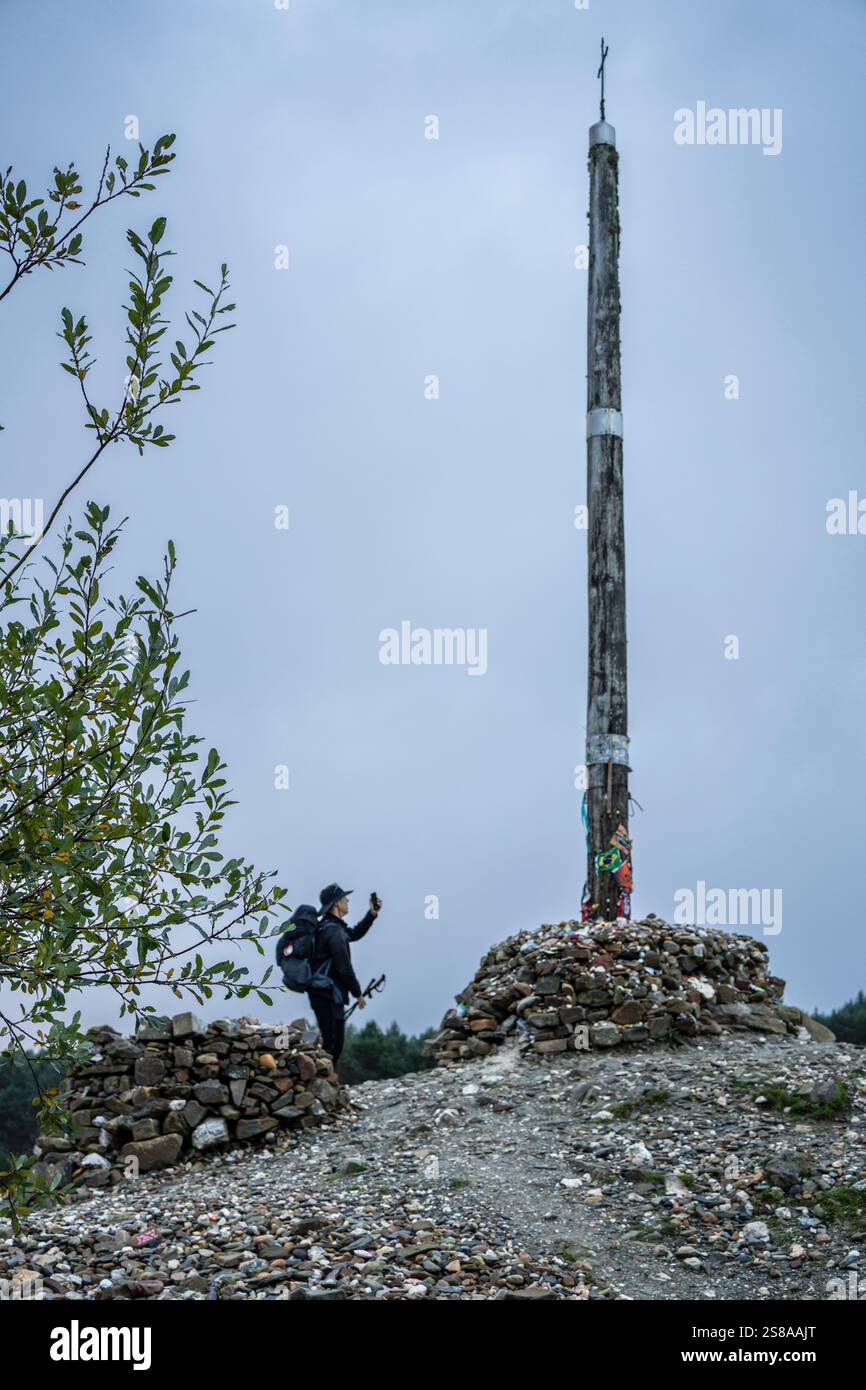 pilgrims of Santiago in Cruz de Ferro (Iron Cross), Foncebadón hill ...