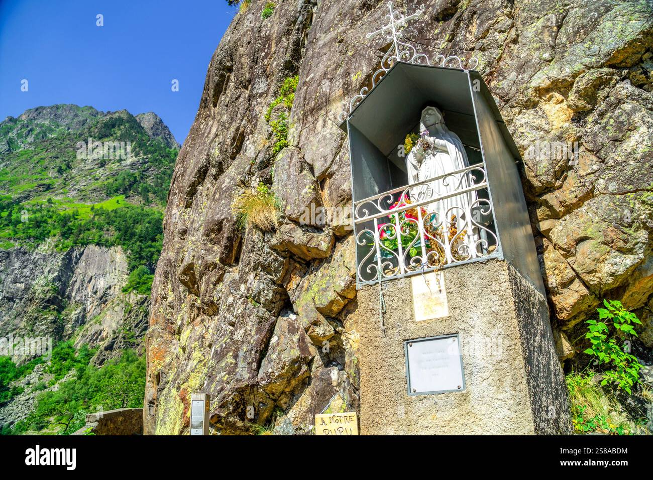 Saint, chapel of Our Lady of the Garde, path of the Clarabide gorges ...