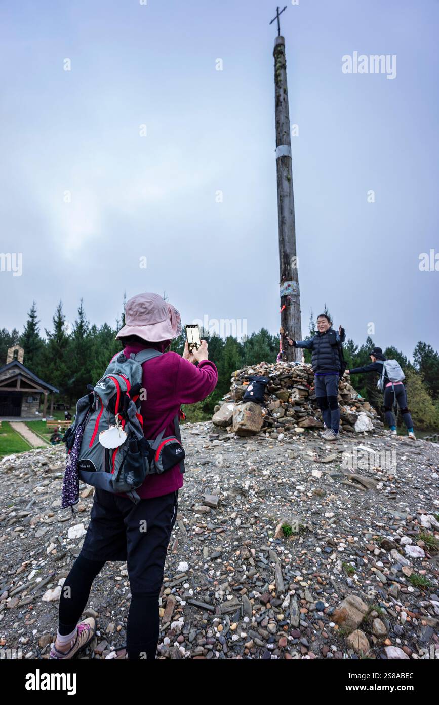 pilgrims of Santiago in Cruz de Ferro (Iron Cross), Foncebadón hill ...