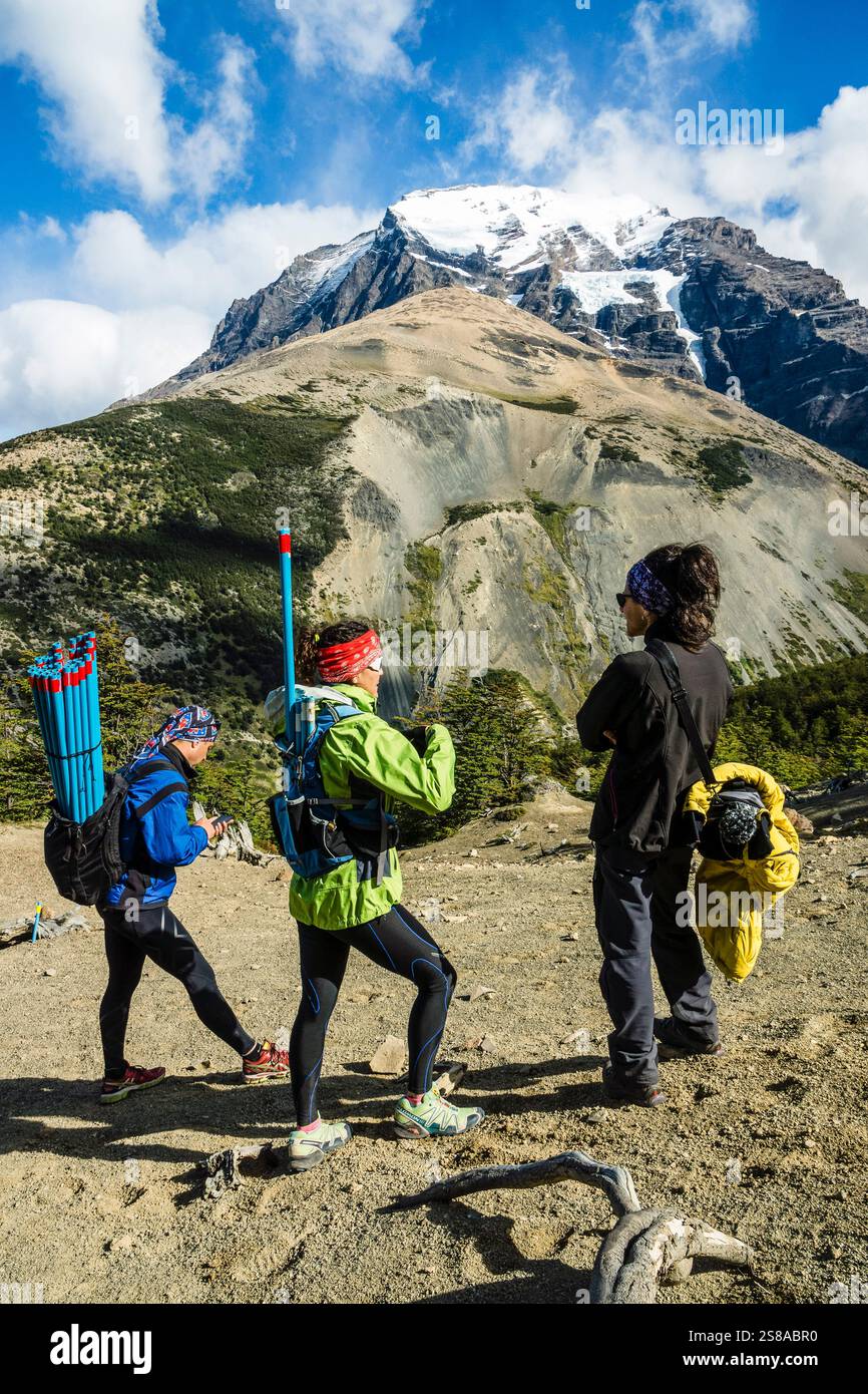 Ascent along the Huella del Puma route to Mount Almirante Nieto (2670 ...
