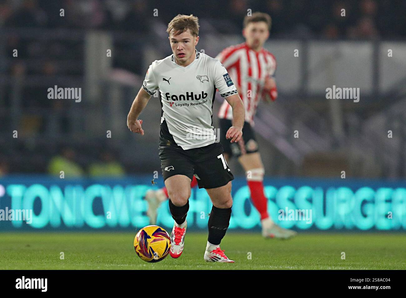 Derby, UK. 21st Jan, 2025. Liam Thompson of Derby County during the Sky ...