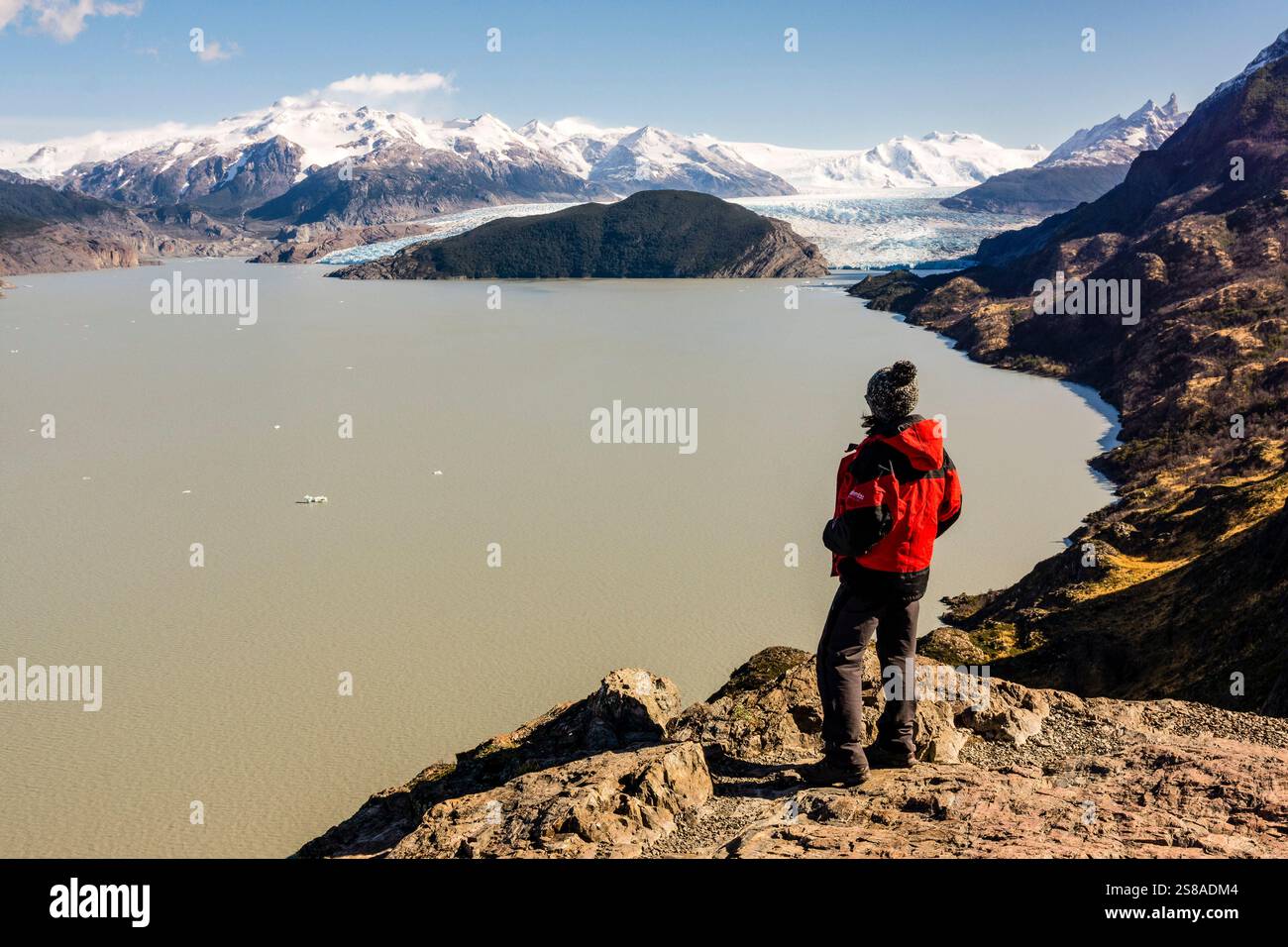 Grey Refuge and Glacier, Grey Lake Valley, walking the W trek, Torres ...