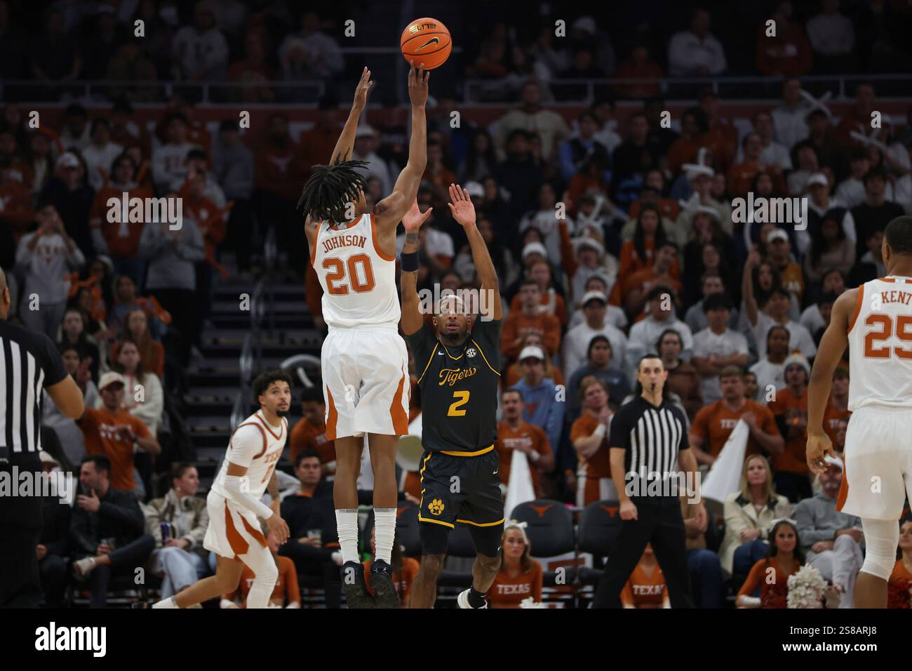 AUSTIN, TX - JANUARY 21: Texas Longhorns guard Tre Johnson (20) makes a ...