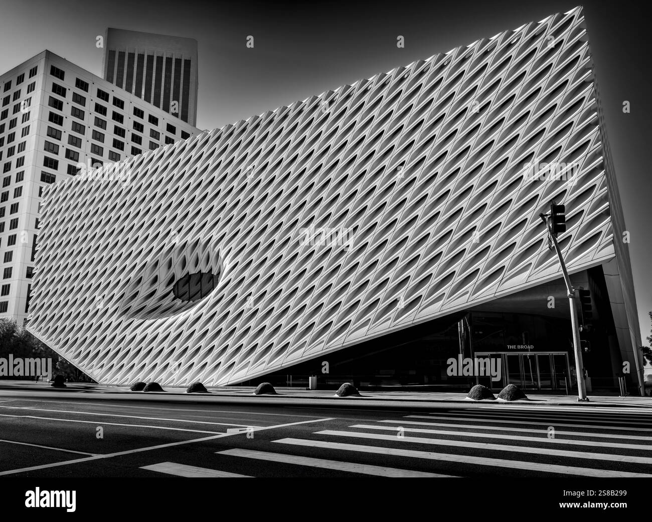 Monochrome photo of abstract museum building in downtown city Stock ...