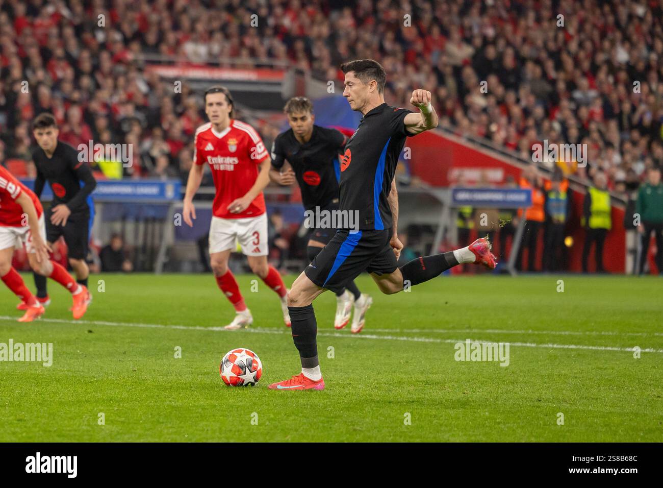Lisboa, Portugal. 21st Jan, 2025. Robert Lewandowski of Barcelona seen ...