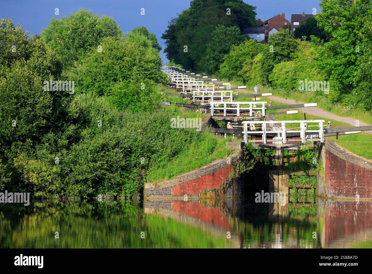 Kennet & Avon Canal, Caen Hill flight of locks, Devizes, Wiltshire ...
