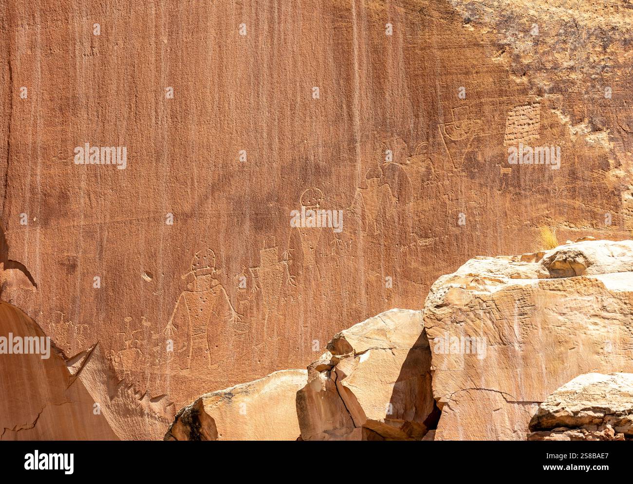 Ancient petroglyphs from the Fremont and Ancestral Puebloan people who ...
