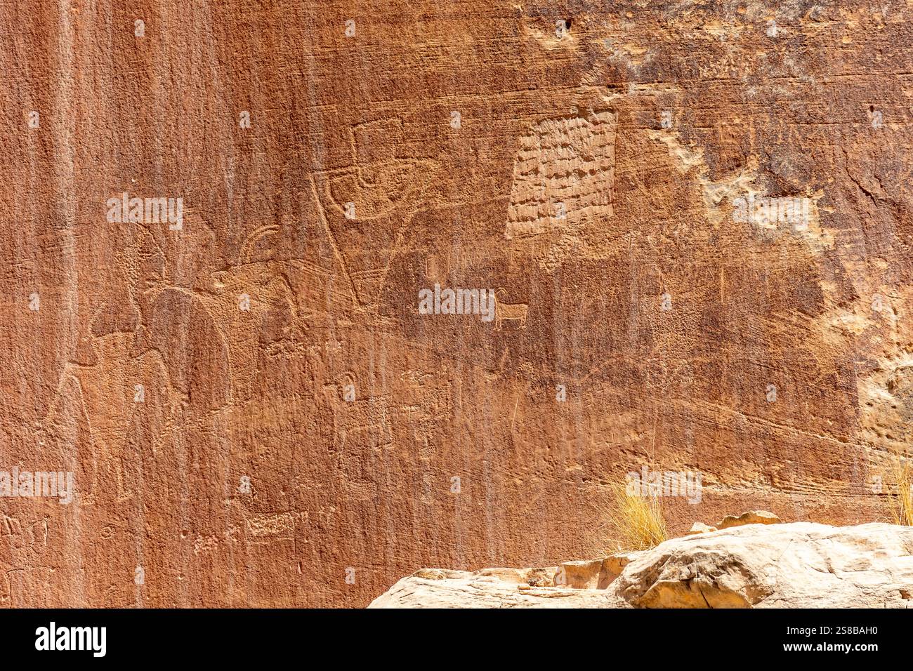 Ancient petroglyphs from the Fremont and Ancestral Puebloan people who ...