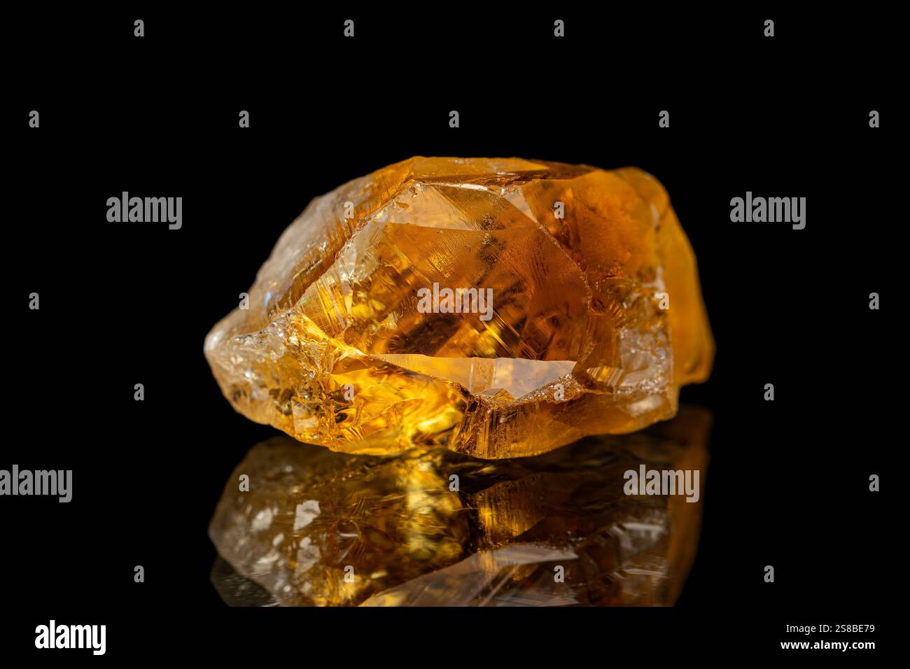 Citrine yellow quartz hi-res stock photography and images - Alamy