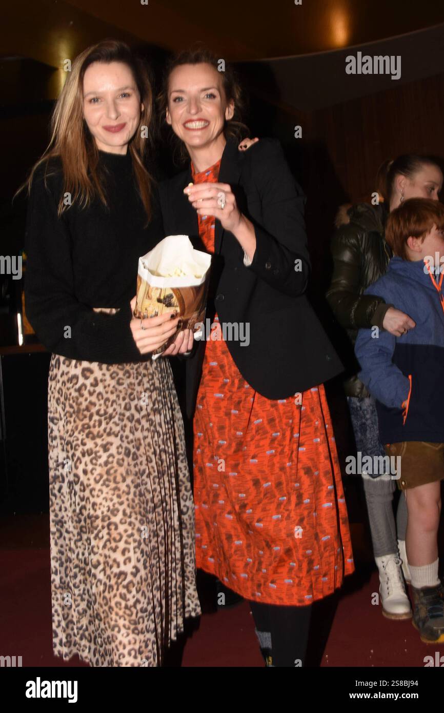 Julia Gruber Schauspielerin Deborah Mueller Schauspielerin Muenchen 21. ...