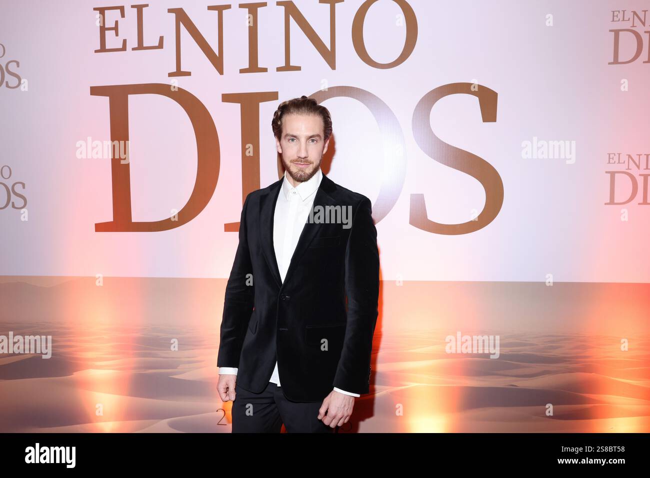 Mexico City, Mexico. 21st Jan, 2025. Eugenio Siller attends the red ...