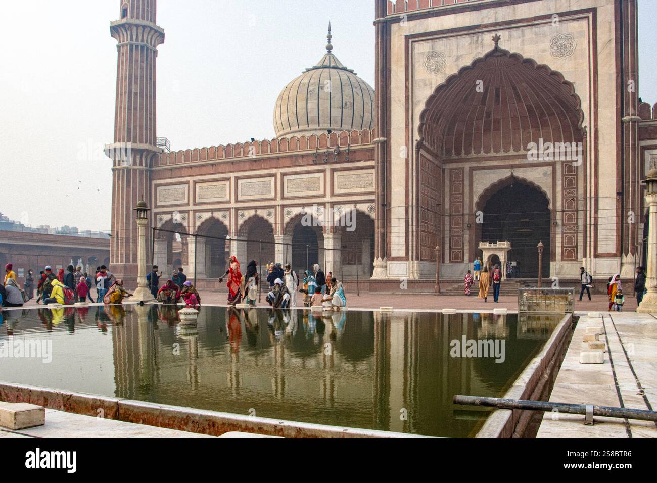 The Masjid-i-Jehan-Numa, commonly known as the Jama Masjid of Delhi, is ...