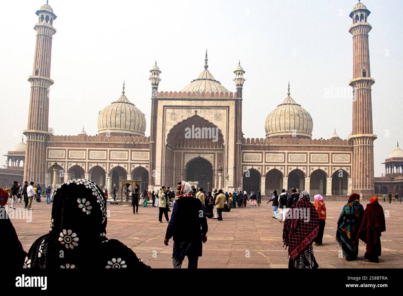 The Masjid-i-Jehan-Numa, commonly known as the Jama Masjid of Delhi, is ...