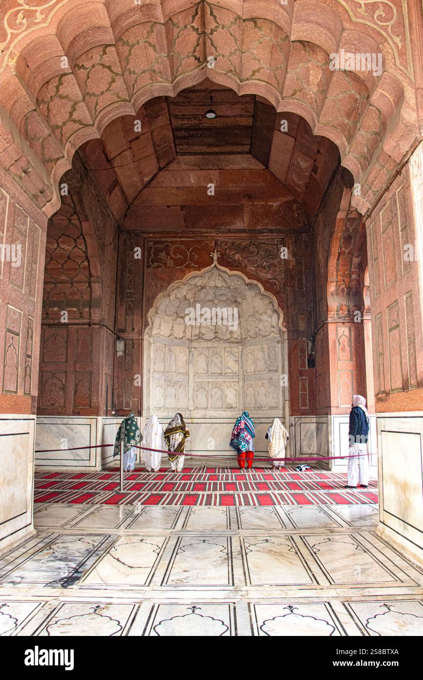 The Masjid-i-Jehan-Numa, commonly known as the Jama Masjid of Delhi, is ...