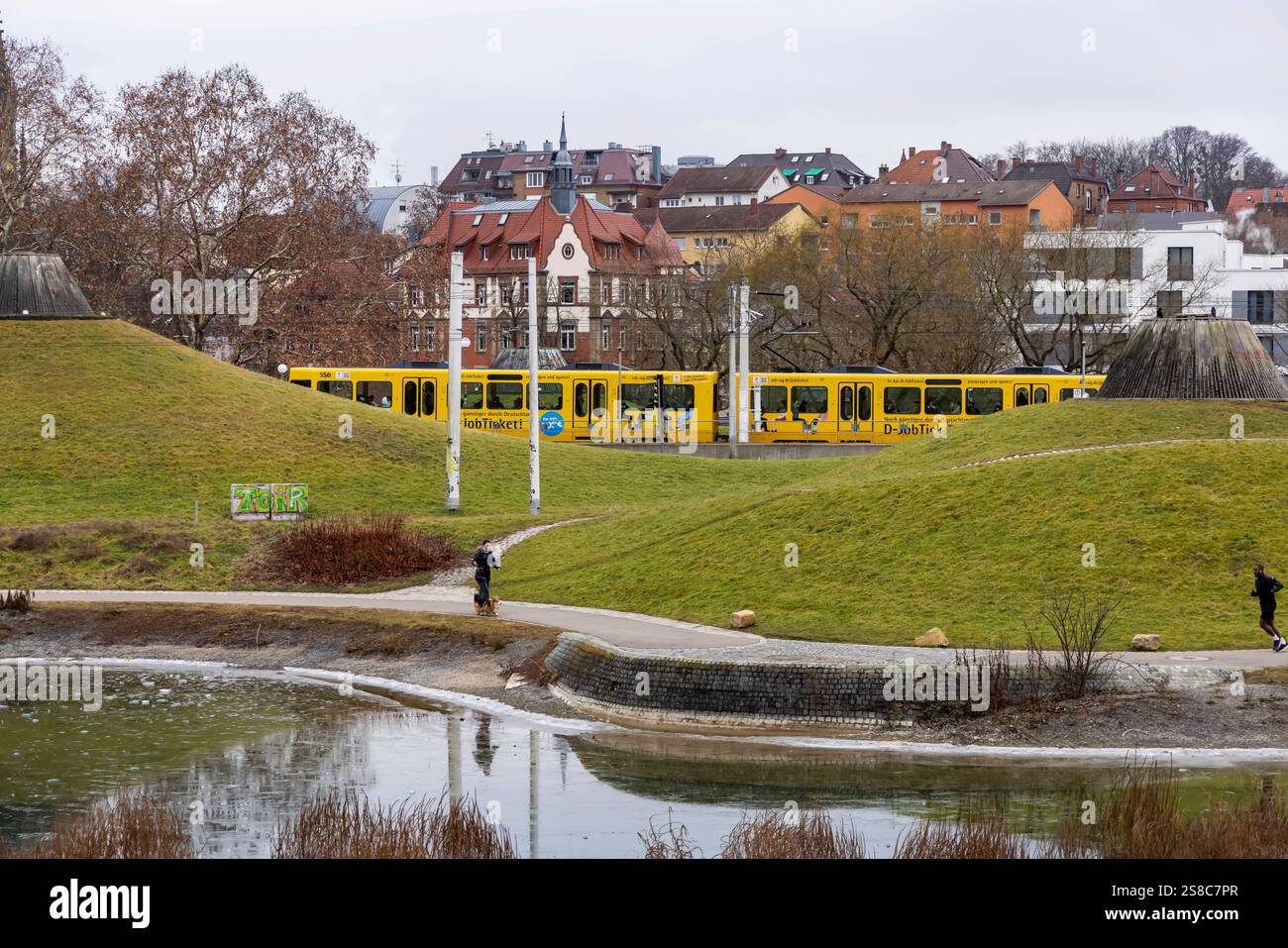 Stadtbahn der Stuttgarter Straßenbahnen AG SSB unterwegs im unteren ...