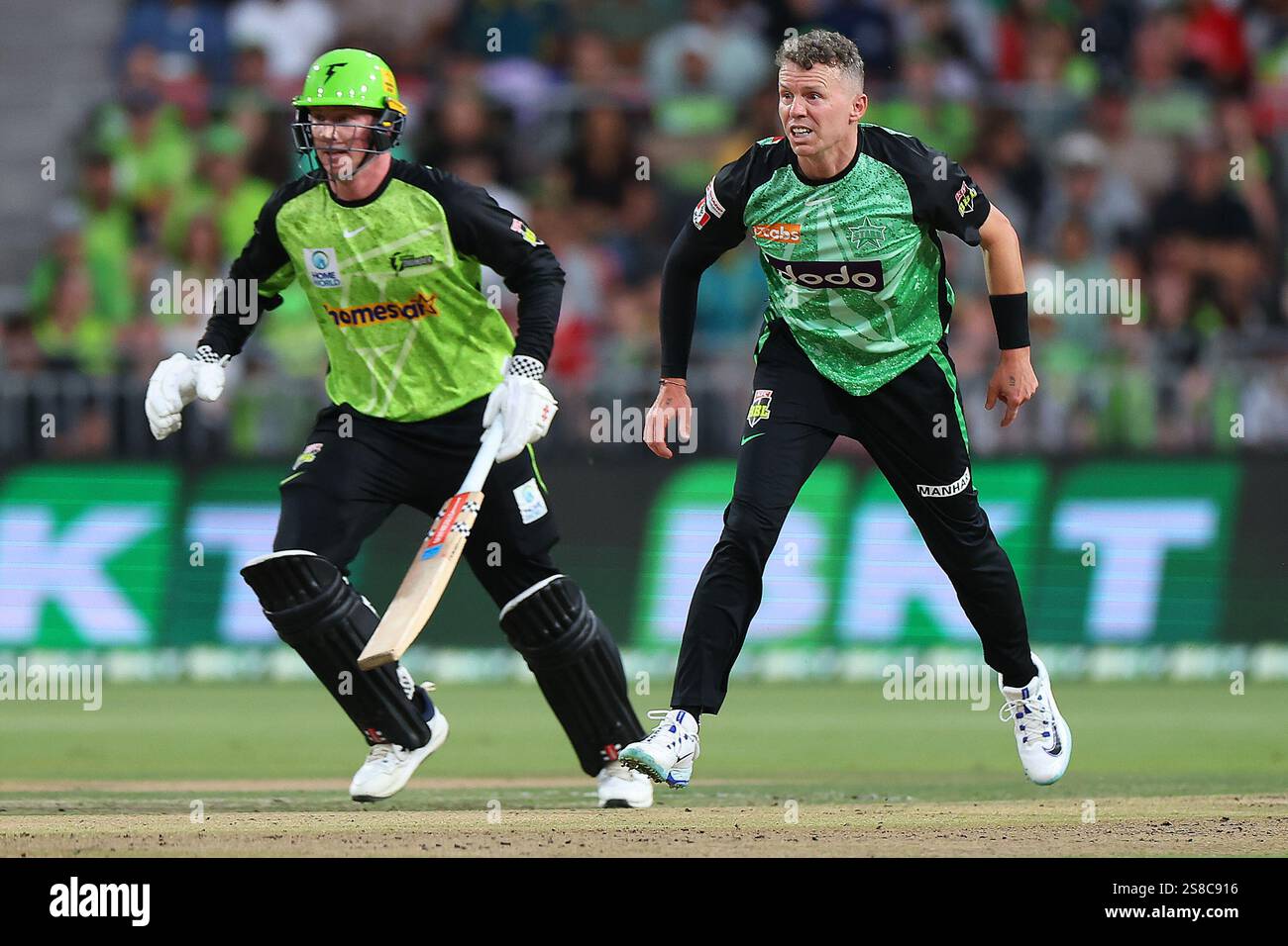 Sydney, Australia. 22nd Jan, 2025. Peter Siddle of the Stars bowls ...