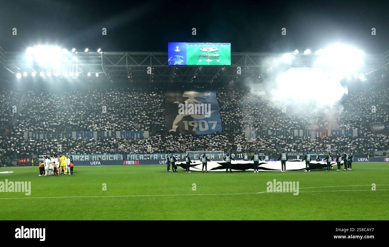 BERGAMO, ITALY - JANUARY 21: Fans of Atalanta BC ,during the UEFA ...