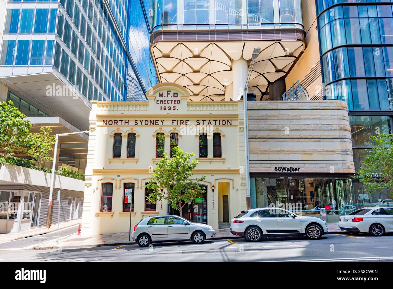 A 179m high glass tower designed by architect Fitzpatrick & Partners ...